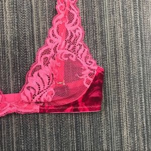 Natori | Intimates & Sleepwear | New 3 Bc Natori Feathers Lace Plunge ...
